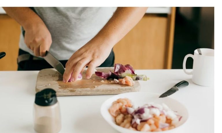 What Kind of Kitchen Knives Does Gordon Ramsay Use?